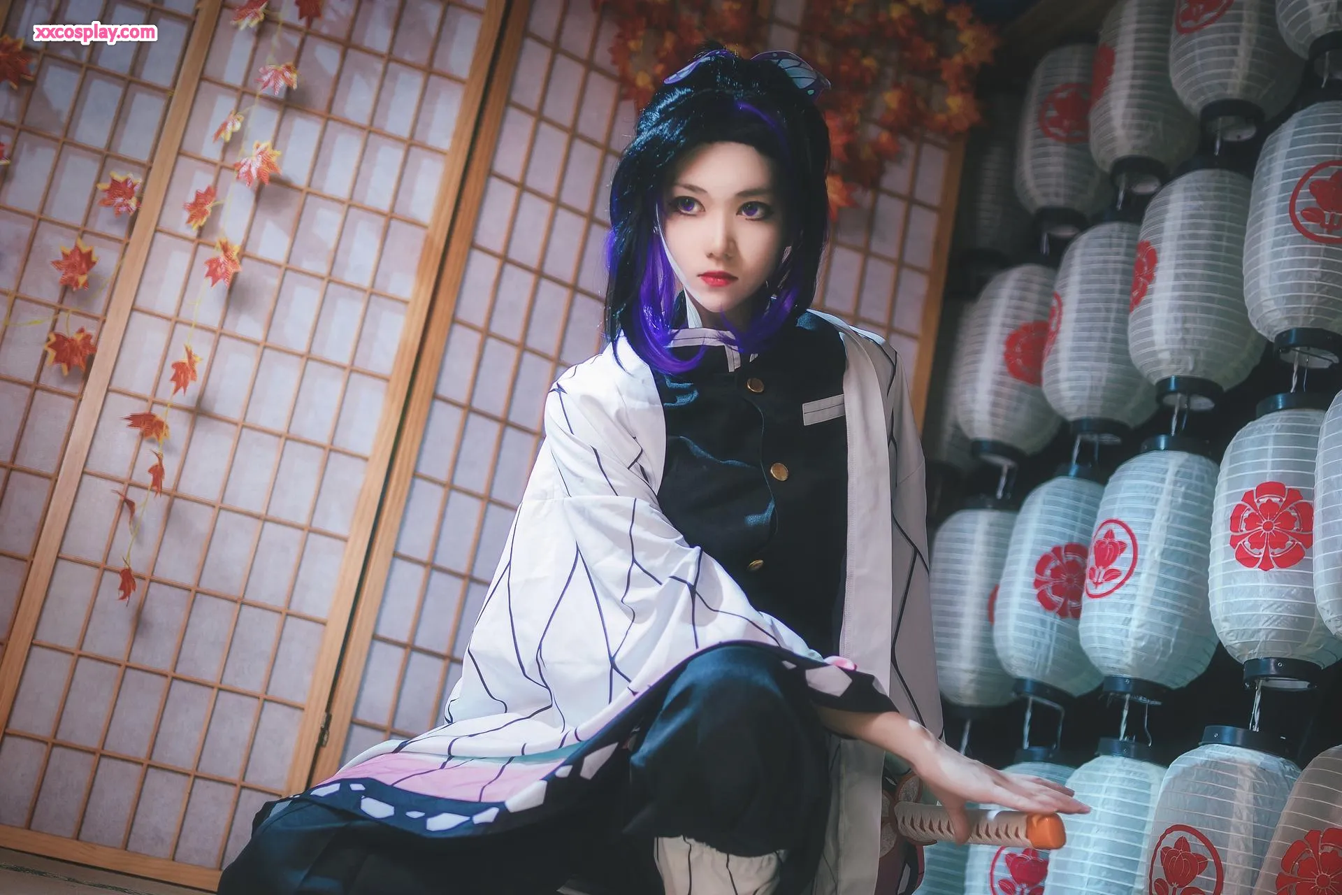Minamomo Momoko como Kochou Shinobu - Cosplay Ninja | xxcosplay